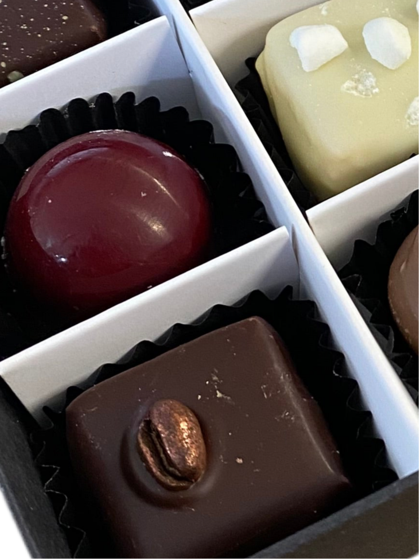 FOLD UP 24 CHOCOLATE BOX BASE - BLACK (Pack of 20) – kjprintandpackaging